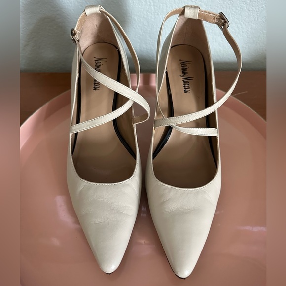 Neiman Marcus | Shoes | Guc Neiman Marcus Jodie Ivory Pointed Toe ...